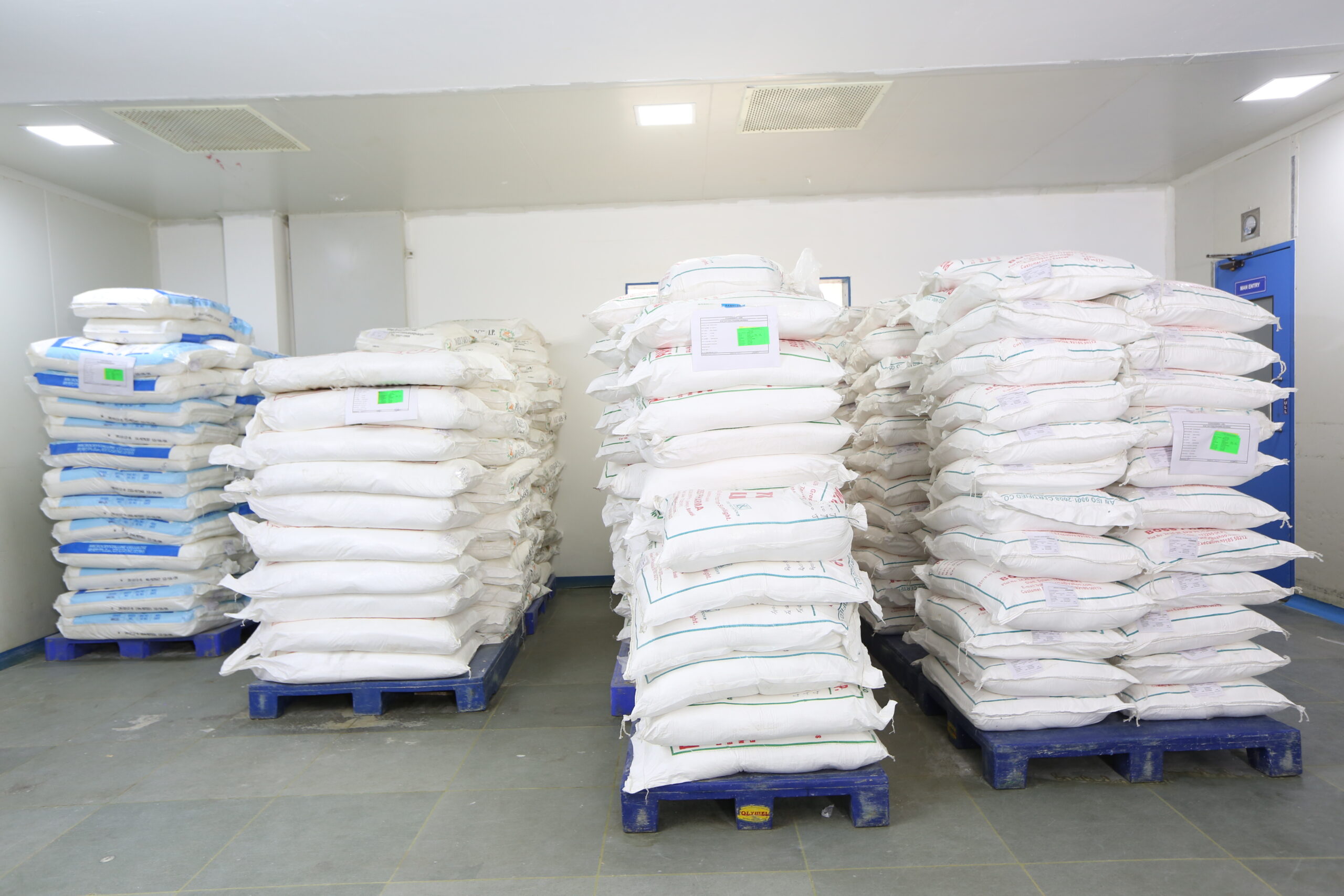 Are Your Pallets Safe for Cleanroom Use?